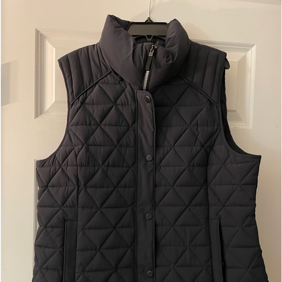 Andrew Marc | Jackets & Coats | Andrew Marc Jones Women Vest | Poshmark